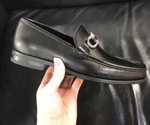 FERRAGAMO Gancini Loafers - Black
