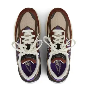 NEW BALANCE 990v4 Lace-up Sneakers - Brown