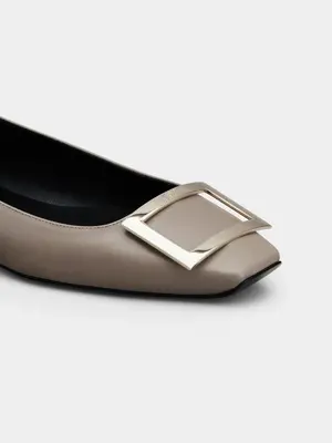 ROGER VIVIER Trompette Ballerina Flats With Buckle Detail - Beige