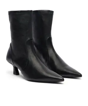 STUART WEITZMAN Vinnie Bootie 50 - Black
