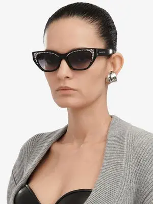 Alexander McQueen Cat Eye Sunglasses With Logo Embellishment - Gray
