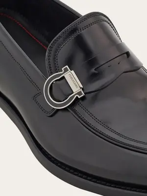 FERRAGAMO Gancini Ornament Loafers - Black