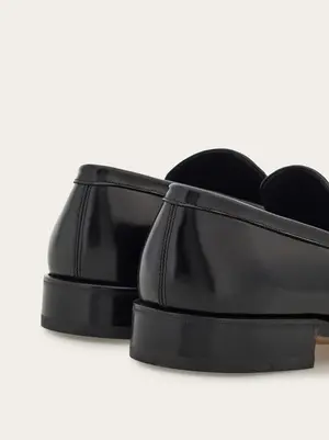 FERRAGAMO Gancini Ornament Loafers - Black
