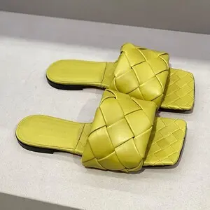 Bottega Veneta Bv Lido Flat Sandals - Yellow