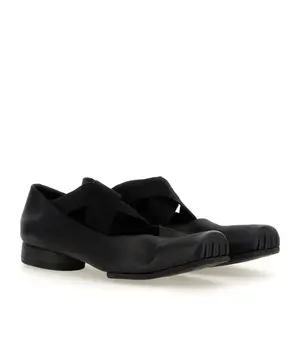 UMA WANG Square-toed Ballet Flats With Criss-cross Straps - Black