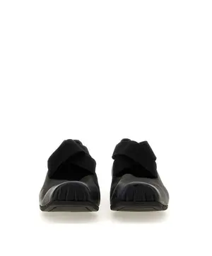 UMA WANG Square-toed Ballet Flats With Criss-cross Straps - Black