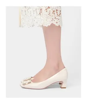 ROGER VIVIER Trompette Pumps In Leather - Cream