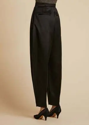 Khaite Front Pleated Trousers - Black
