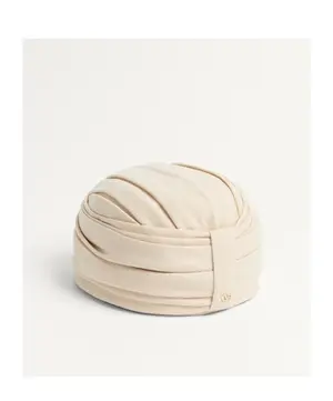 Valentino Garavani Draped Logo Plaque Turban - Latte/oro