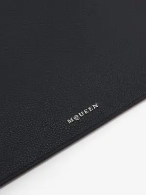 Alexander McQueen Logo Detailed Zipped Clutch Bag - Black