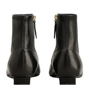 ROGER VIVIER Belle Vivier Leather Ankle Boots With Buckle Detail