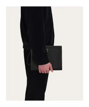 FERRAGAMO Gancini Clutch - Black