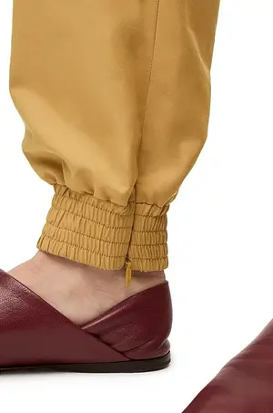 Loewe Elasticated Waist Trousers With Zippered Cuffs - Brown