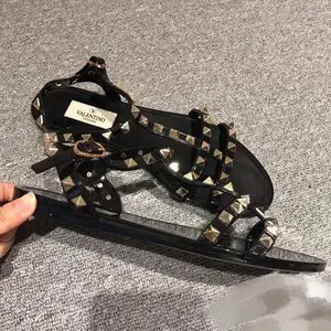 Valentino Garavani Rockstud Strappy Flat Sandals - Black
