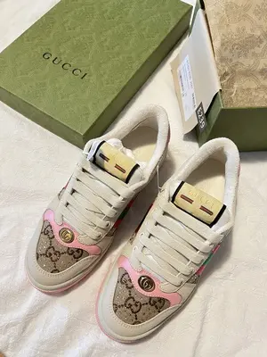 Gucci Embellished Low-top Sneakers - Nude