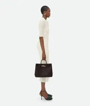 Bottega Veneta Andiamo Medium Shoulder Bag - Fondant