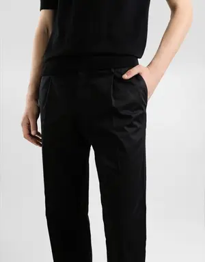 Dolce & Gabbana Logo Tag Pleated Trousers - Black