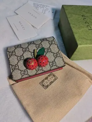 Gucci Gg Supreme Card Case With Cherries