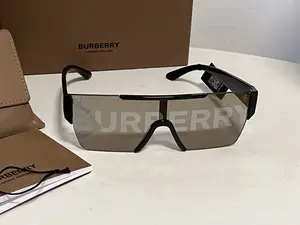 Burberry Logo Detail Tinted Shield Sunglasses - Black