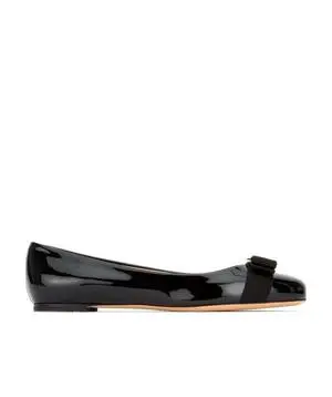 FERRAGAMO Varina Patent Leather Ballerina Flats With Bow Detailing - Black