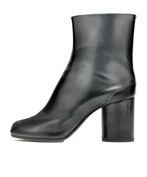MAISON MARGIELA Tabi Ankle Boots With Cylindrical Heel - Black