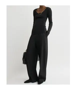 TOTEME Scoop Neck Long Sleeve Knitted Top - Black