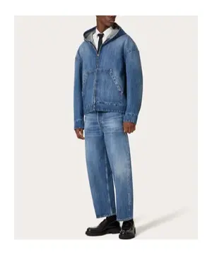 Valentino Garavani Cropped Jeans With Vlogo Patch
