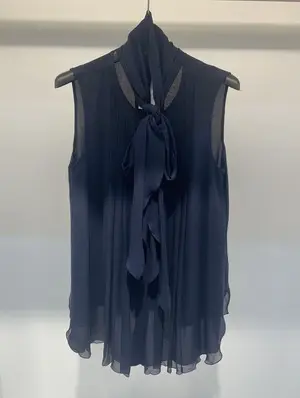Max Mara Sleeveless Pleated Shirt With Bow Detail