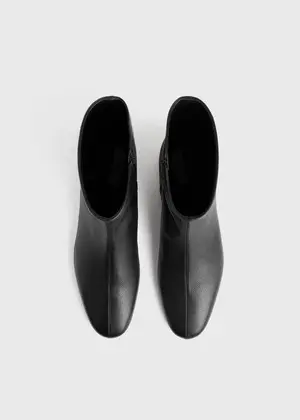 TOTEME Pointed Toe Ankle Boots With Side Zip - Black