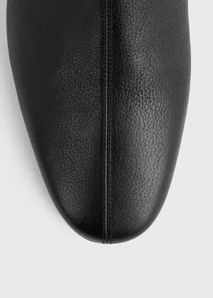 TOTEME Pointed Toe Ankle Boots With Side Zip - Black