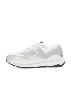 NEW BALANCE Logo Low Top Sneakers - White
