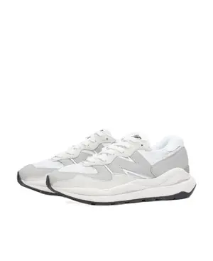 NEW BALANCE Logo Low Top Sneakers - White