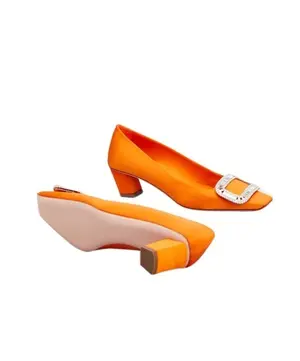 ROGER VIVIER Belle Vivier Pilgrim Buckle Embellished Pumps - Orange