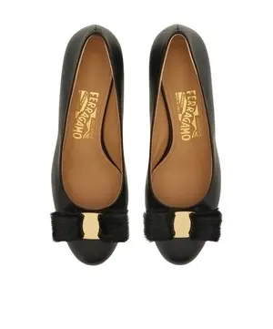 FERRAGAMO Vara Chunky Low-heeled Pumps With Bow Detailing - Black