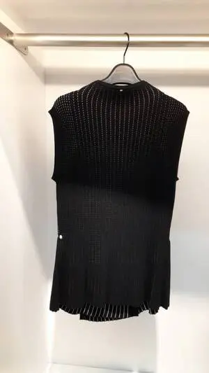 Max Mara Sleeveless Button Detailed Vest