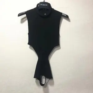 We11Done Ribbed-knit Cut-out Top
