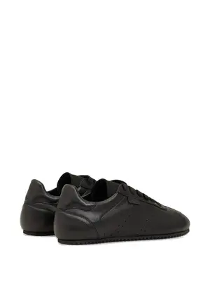 AMI Paris Low-top Sneakers With Round Toe And Lace-up Closure - Black