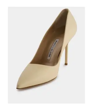 Manolo Blahnik Bb Pointed Toe Pumps - Nude
