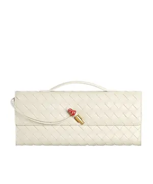 Bottega Veneta Andiamo Clutch - Nude