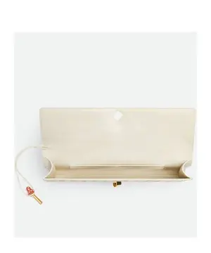 Bottega Veneta Andiamo Clutch - Nude