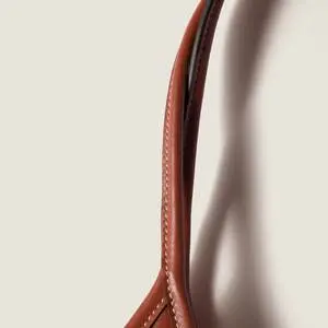 Miu Miu Logo Lettering Tote Bag - Rust-colored