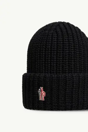 Moncler Logo Embroidered Ribbed Beanie - Black