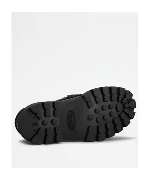 TOD'S Timeless Logo Plaque Loafers