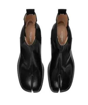 MAISON MARGIELA Tabi Chelsea Boots - Black