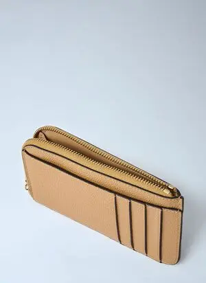 Chloé Logo Plaque Zipped Wallet