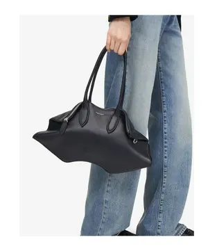 Alexander McQueen Manta Shoulder Bag - Black