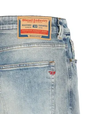 DIESEL® 1988 D-ark L32 Jeans