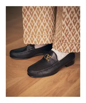 Valentino Garavani Vlogo Signature Slip-on Loafers - Black