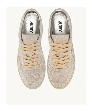 AUTRY Rose Medalist Low Sneakers With Embellishments - Nude