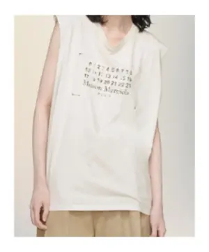 MAISON MARGIELA Sleeveless Crewneck Top
